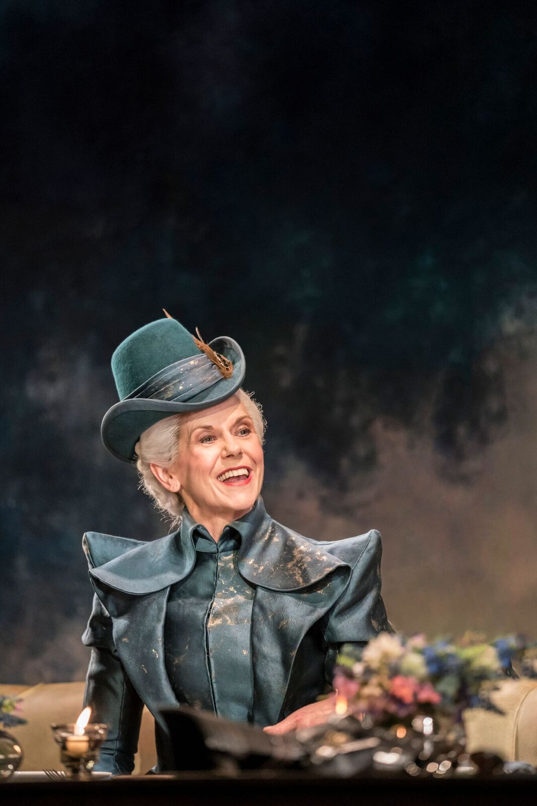 "Top Girls" at The National Theatre - The Theatre Times