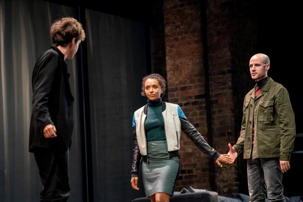 Unmanly Griefs: Robert Icke’s "Hamlet" - The Theatre Times