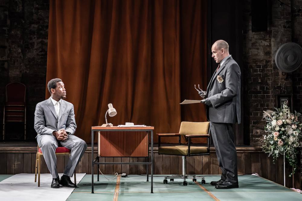 "A Mirror" at Almeida Theatre - The Theatre Times